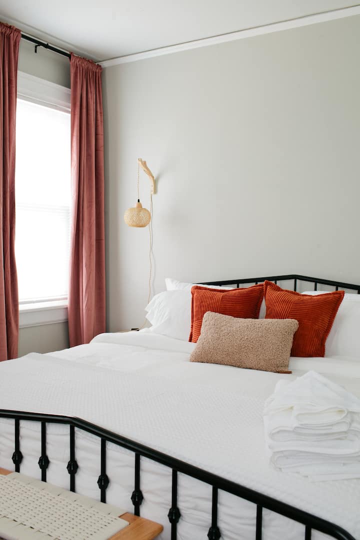 2br Relaxing Escape | Fenced Yard For Pets - Montgomery, AL