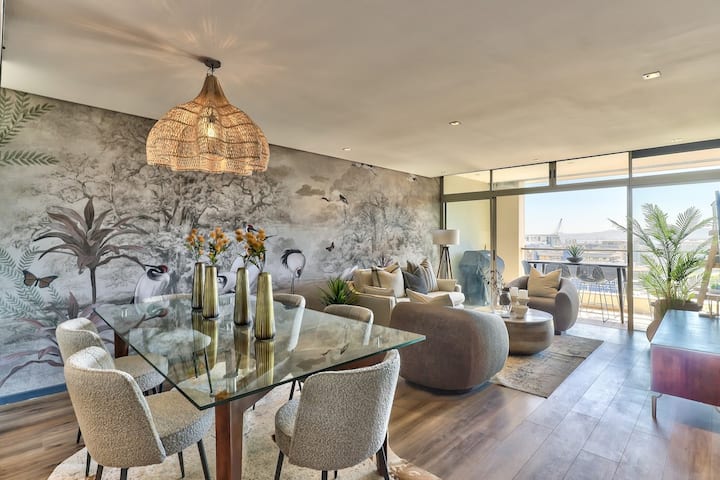 Designer 2 Bed Condo At Harbour Edge - Città del Capo