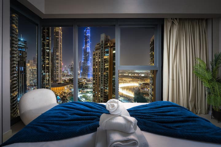 Expansive 7-bed Apt Overlooking Burj & Fountains - Dubái
