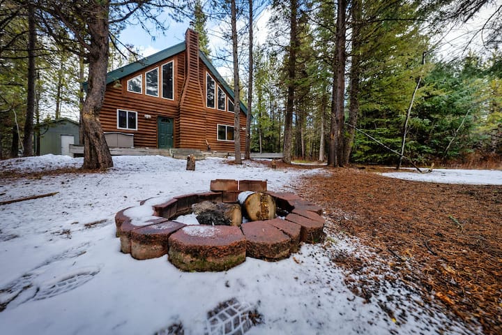 Wildwood Getaway Winter Retreat – Sleeps 12,  Walk - Donnelly, ID