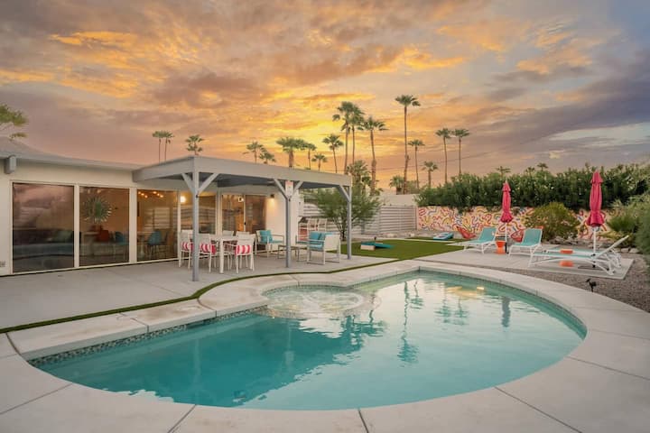 Bikes-heated Pool Hot Tub-firepit-big Backyard - Palm Springs, CA