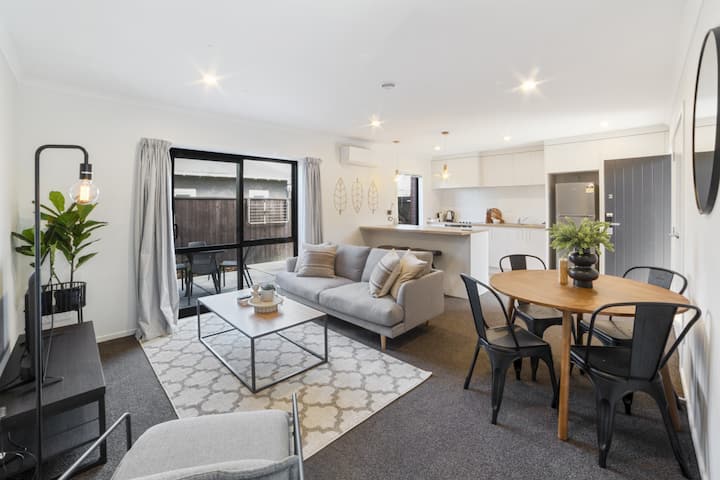 Modern 2-bed Townhouse Near Hamilton Lake Domain - Nueva Zelanda