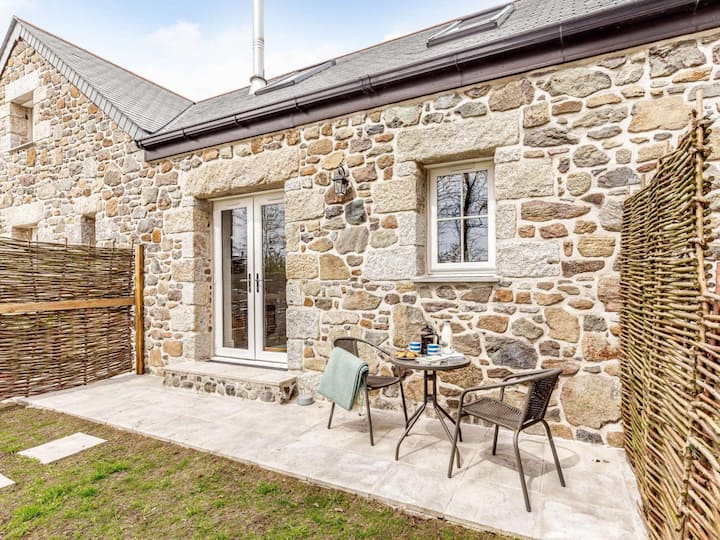 1 Bed In Helston (Oc-82495) - Lizard