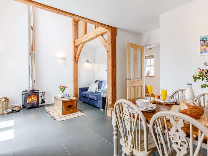 1 Bed In Cadgwith (82495) - Lizard
