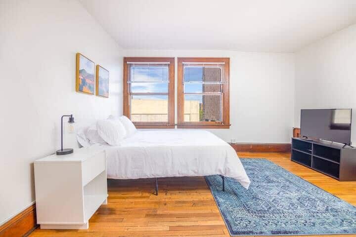 Beautiful 1 Bed Studio Apt Close To Hospitals! - Drake University, Des Moines