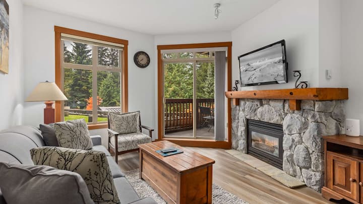Lost Lake Lodge - Deluxe- 1 Bedroom - #208 - Whistler