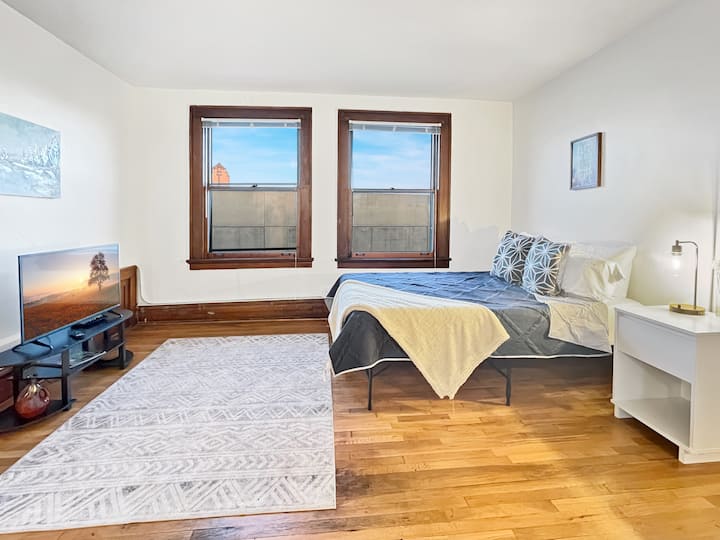 Quiet Studio On Grand Ave - Heart Of Downtown - Des Moines