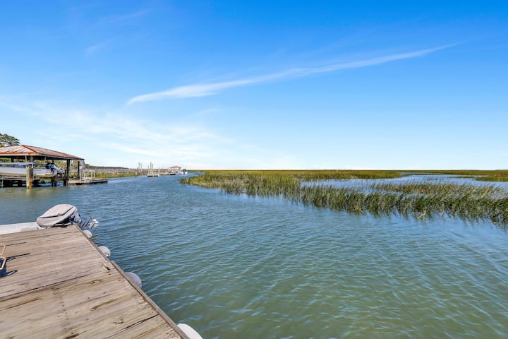 Soaring Views Of River + Marsh W/ Private Dock - Wilmington Island, GA
