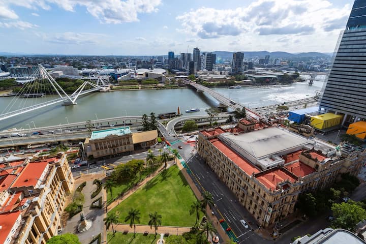 Spacious 2br 2parkings Amazing River View In Cbd - Brisbane