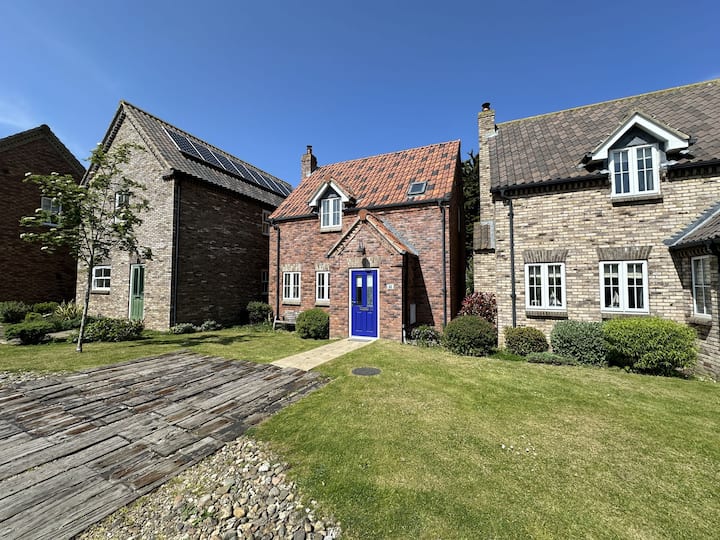 Wren Cottage - Pool And Beach Access - Filey