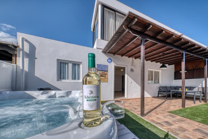 Villa Flaminia - Jacuzzi And Foosball - Just 400m - Puerto del Carmen