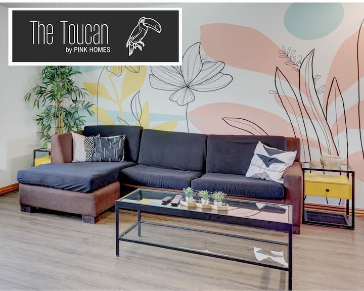 The Toucan: Dreamy 2 Bed Home Near Arts District - 조플린