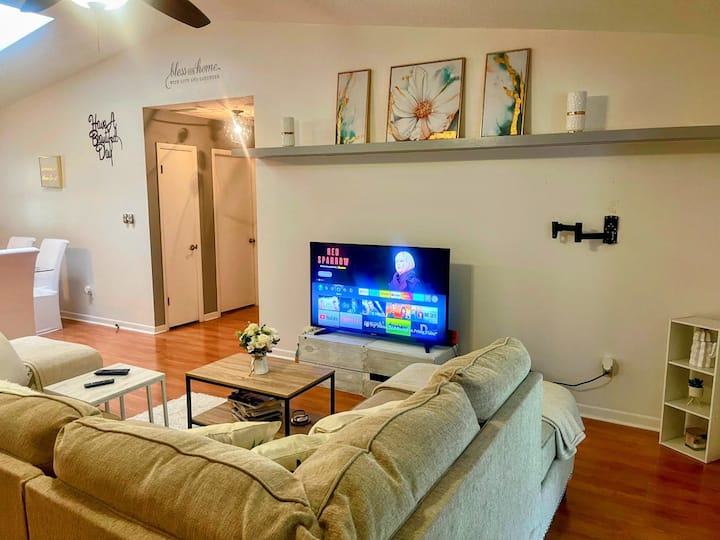 The Town & Country - 4br, 3ba On 1.5 Acres - Tallahassee, FL