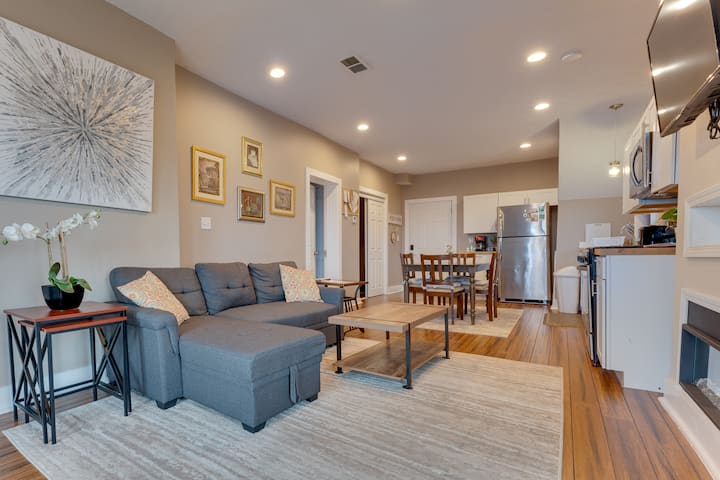 City Views! King Bed 2brs. Free Parking! - Pittsburgh