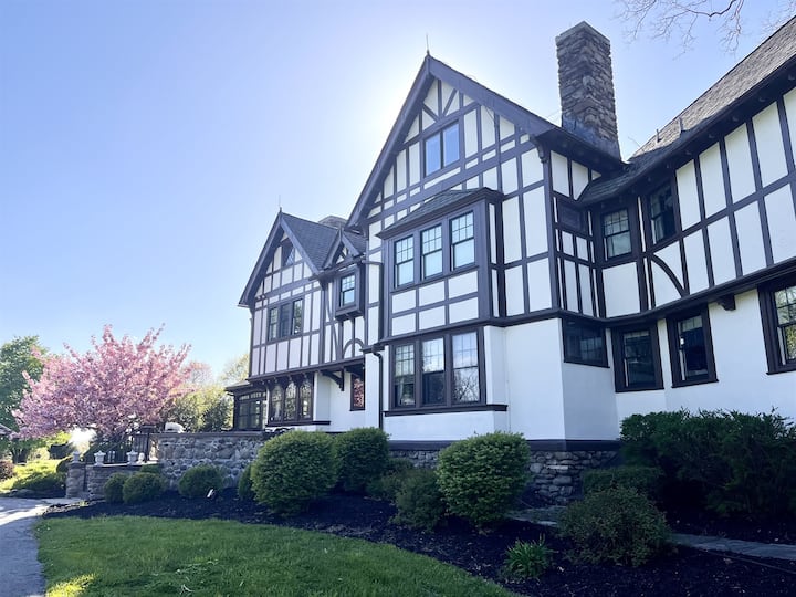Spectacular Mansion W/pool&tennis - Goshen, NY