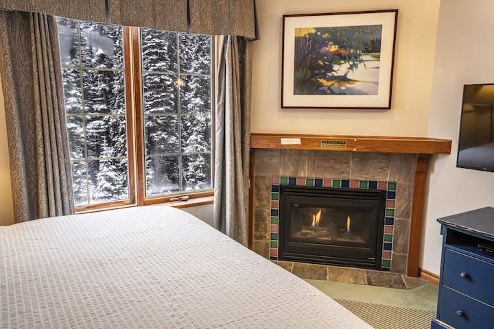 Hearthstone Lodge #421 - Sun Peaks Resort, BC
