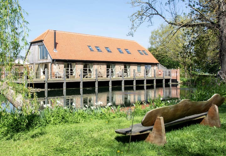 The Pond Barn - 뉴마켓