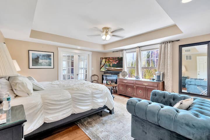 Bay Room - St. Petersburg, FL