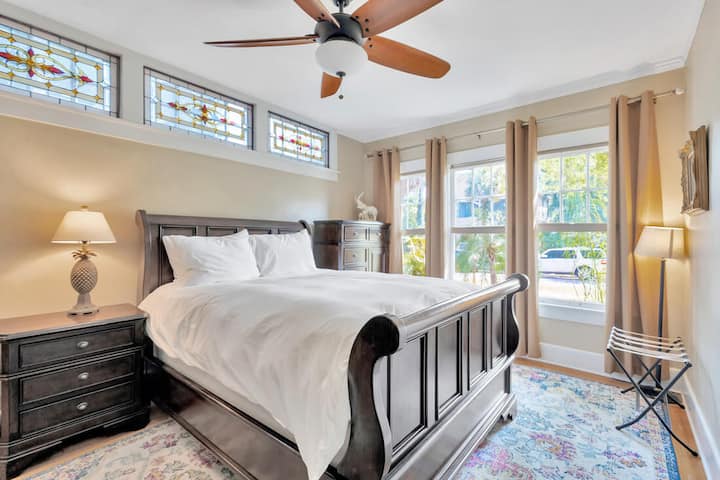 Poplar Room - St. Petersburg, FL