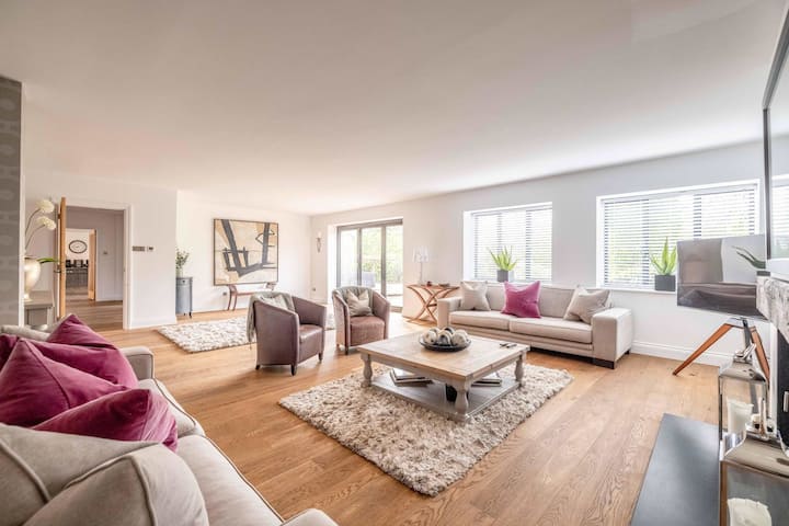 Luxurious Family Retreat In Ascot,close To Windsor - Bracknell
