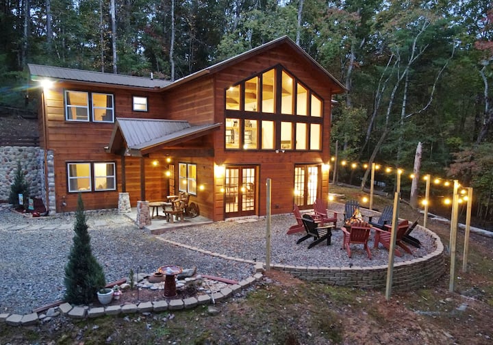 Enchanted Deer - Private, Hot Tub, Fire Pit - Ellijay, GA