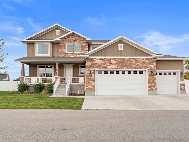 Roomy & Stylish Haven W/ Private Hot Tub In Sojo - South Jordan, UT