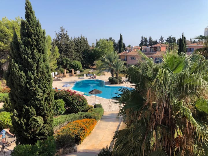 Limnaria Villas - Luxurious, Spacious 3 Bed Apartm - Pafos