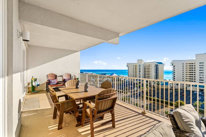 Newly Renovated, Ocean View, Beach Access, 5 Pools - Panama