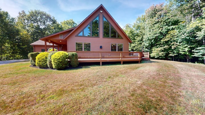 Beechwood Home - 4 Bedrooms And 3 Baths - Rutland