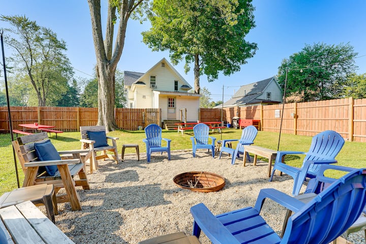 Cozy Hart Getaway W/ Fire Pit < 1 Mi To Lake! - Mears, MI