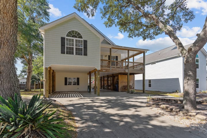 5min To Attractions, Shops & Beach And Yard Games - Oak Island, NC