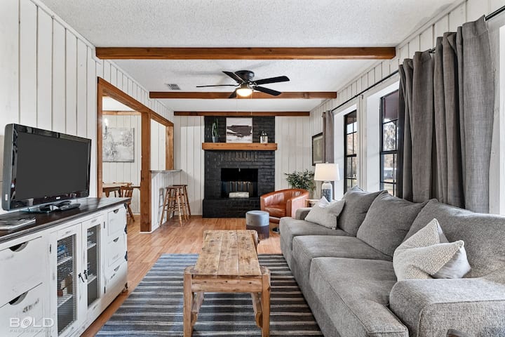 Cozy Modern Cabin W/rv Site, Kayaks & Canoes - Caddo Lake State Park, Karnack