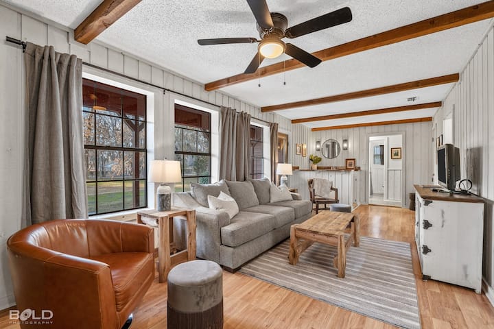 Cozy Modern Cabin W/rv Site, Kayaks & Canoes - Caddo lake