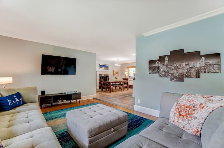 Poolside Home W/ Fire Pit: Walkable & Pet-friendly - Charlotte Douglas Airport (CLT)