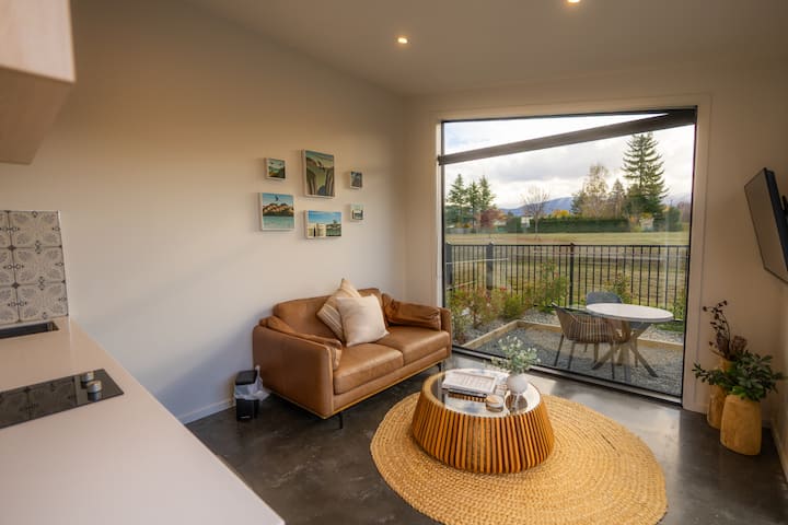 Ben Ohau Views, The Studio - Twizel