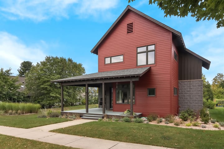 Borealis Haus Modern Downtown | Grill | Patio - Empire, MI