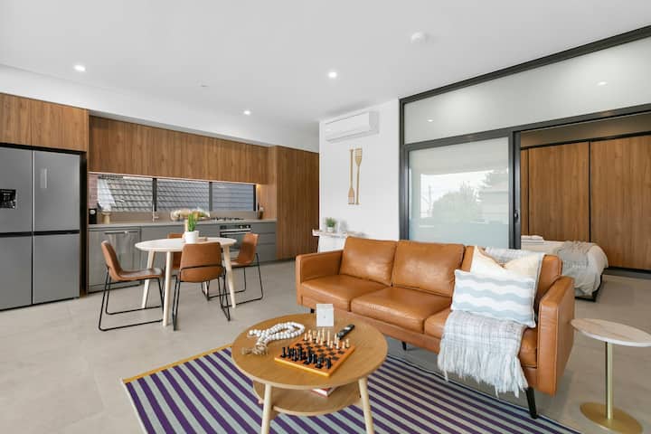 Steps From The Shore: Coogee Beachside Sanctuary 4 - Coogee