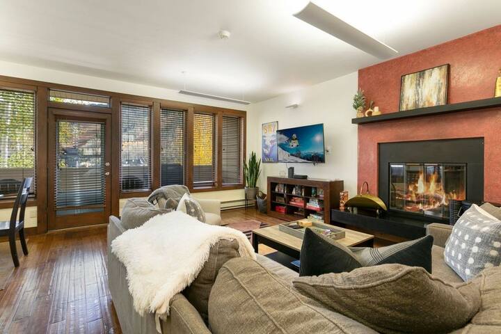 Charming Condo, Slope Views, Pool & Hot Tub, Walk - Vail, CO