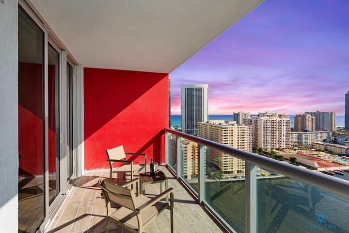 Apt Near Beach W/ Balcony, View, Pool, Gym - Hallandale Beach, FL