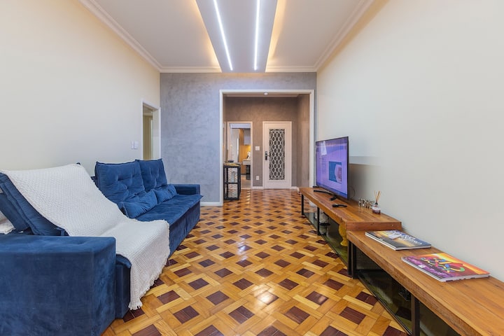 By The Beach Between Copacabana And Ipanema - Rio de Janeiro