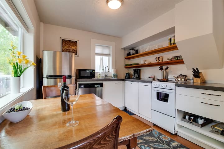 Bluebird Day - Lava Hideaway, Cozy 1br! - Bend, OR