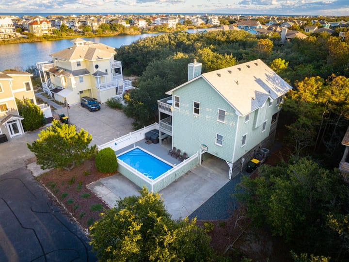 Private Pool, Spa & Spacious Deck - Corolla, NC