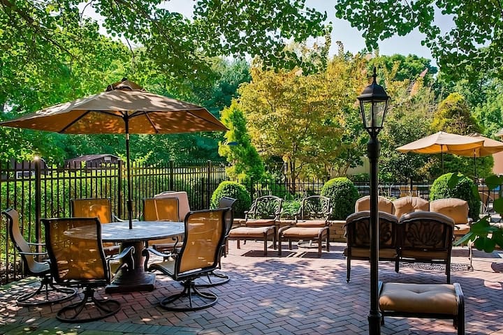 4 Pet-friendly Rooms W/ Starbucks & Self Parking! - Long Branch, NJ