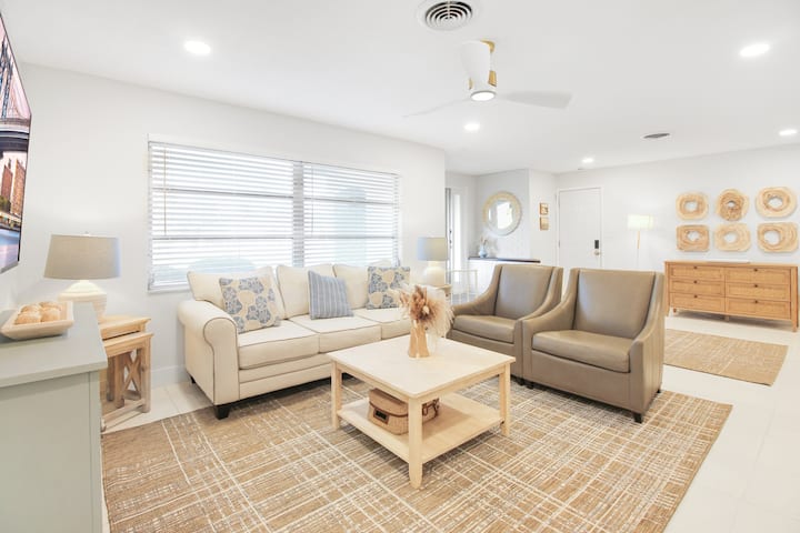 Spacious 4br Home Near Indian Rocks Beach - Madeira Beach, FL