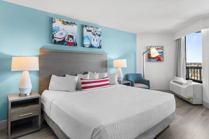 Newly Renovated King Efficiency 12th Floor - Myrtle Beach, SC