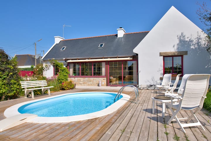 Maison Avec Piscine Pour 4 Adultes, 2 Enfants - Plomeur