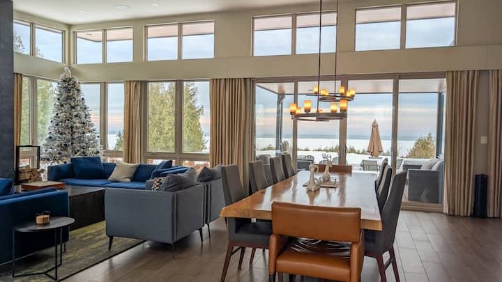 Deck The Halls By Lake Huron: Charming Lakeside Co - Goderich