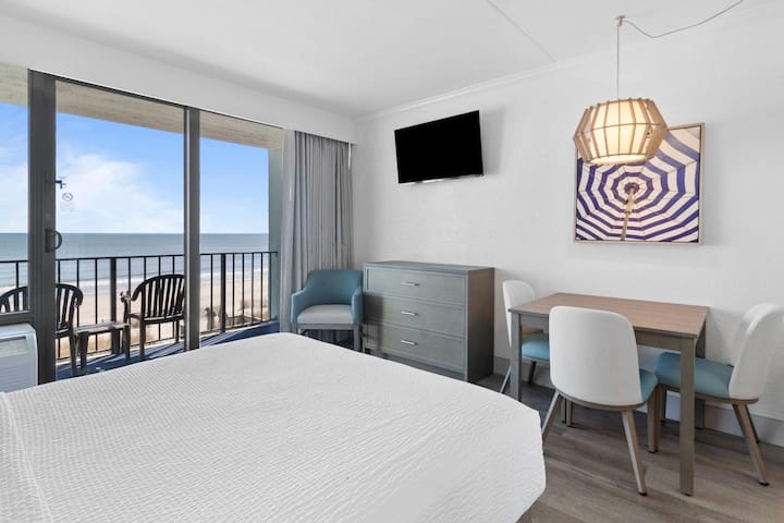 Oceanfront Elegance Mini Suite 5th Floor - Myrtle Beach, SC