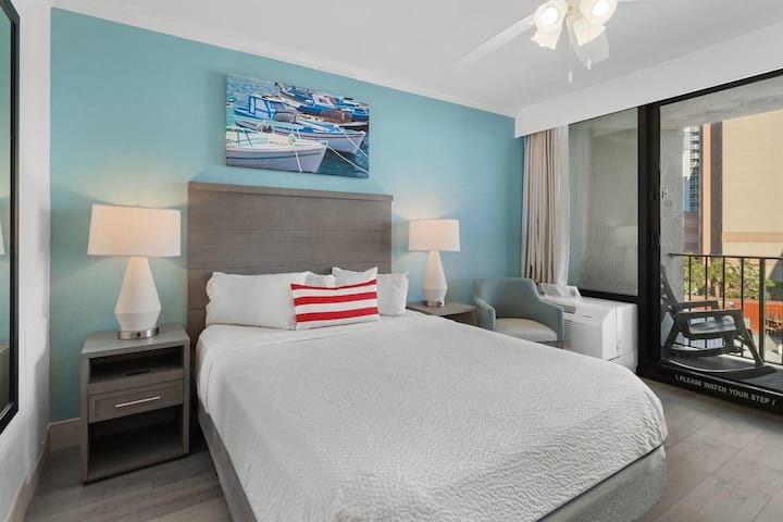 Southern Comfort: Oceanview Mini Suite 2nd Flr - Myrtle Beach, SC