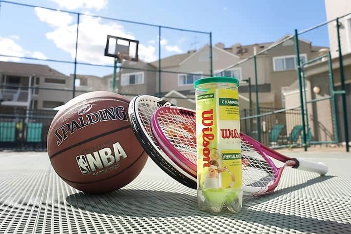 Spacious Unit With Full Kitchen, Free Breakfast! - Sterling Heights, MI